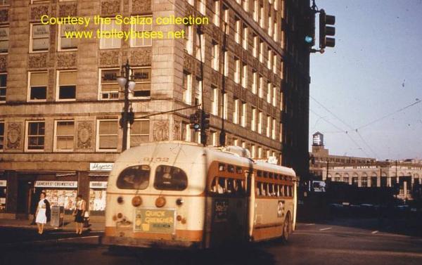 DETROIT TRANSIT HISTORY.info: Bus & Trolley Photos 1950's - Pg.1